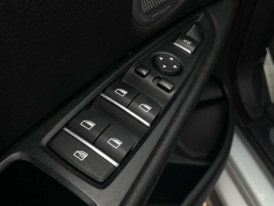 Pelēks BMW X5 2015 Viļņa, ar dzinēja tilpumu 3.00 L un nobraukumu 318 tūkst. km par 19999 €, foto 14 vietnē AUTOMOTO.COM.LV