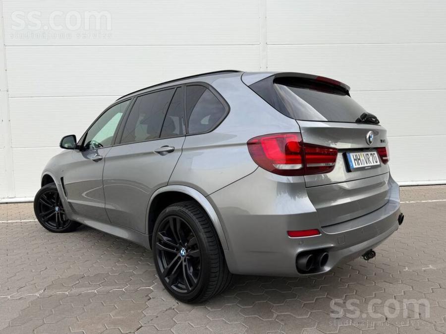 Grey BMW X5 2015 in Riga, with an engine capacity of 3.00 L and mileage of 0 thousand km for 19900 €, photo 5 on AUTOMOTO.COM.LV