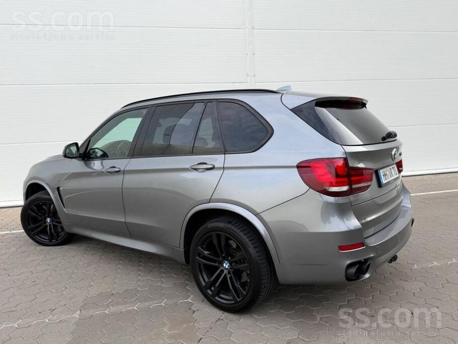 Grey BMW X5 2015 in Riga, with an engine capacity of 3.00 L and mileage of 0 thousand km for 19900 €, photo 12 on AUTOMOTO.COM.LV