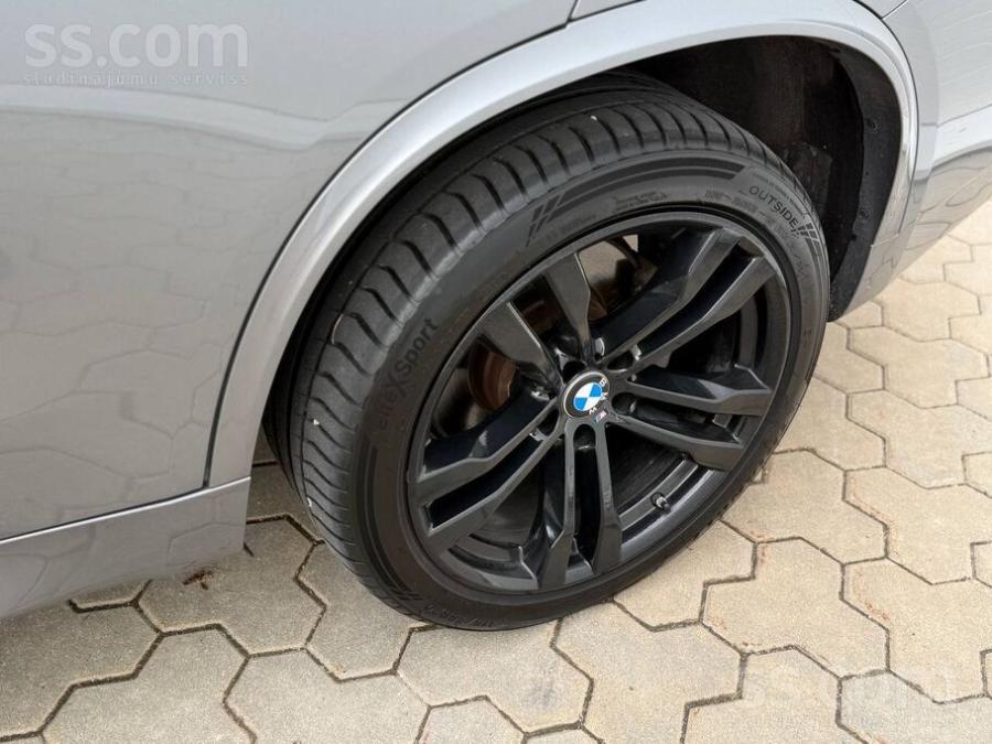 Grey BMW X5 2015 in Riga, with an engine capacity of 3.00 L and mileage of 0 thousand km for 19900 €, photo 16 on AUTOMOTO.COM.LV