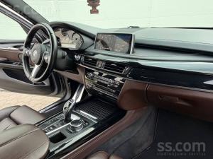 Grey BMW X5 2015 in Riga, with an engine capacity of 3.00 L and mileage of 0 thousand km for 19900 €, photo 30 on AUTOMOTO.COM.LV