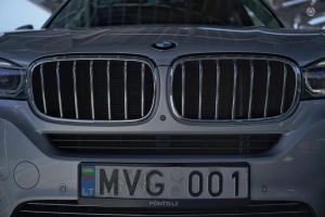 Pelēks BMW X5 2015 Viļņa, ar dzinēja tilpumu 2.98 L un nobraukumu 50 tūkst. km par 22400 €, foto 9 vietnē AUTOMOTO.COM.LV