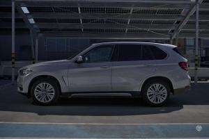 Pelēks BMW X5 2015 Viļņa, ar dzinēja tilpumu 2.98 L un nobraukumu 50 tūkst. km par 22400 €, foto 10 vietnē AUTOMOTO.COM.LV