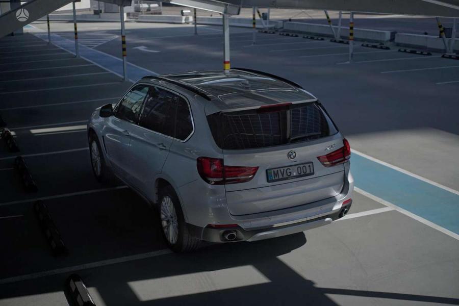 Pelēks BMW X5 2015 Viļņa, ar dzinēja tilpumu 2.98 L un nobraukumu 50 tūkst. km par 22400 €, foto 11 vietnē AUTOMOTO.COM.LV