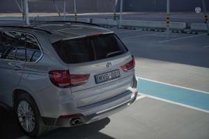 Pelēks BMW X5 2015 Viļņa, ar dzinēja tilpumu 2.98 L un nobraukumu 50 tūkst. km par 22400 €, foto 13 vietnē AUTOMOTO.COM.LV