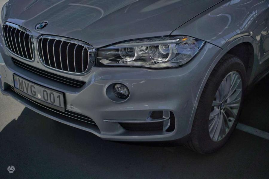 Pelēks BMW X5 2015 Viļņa, ar dzinēja tilpumu 2.98 L un nobraukumu 50 tūkst. km par 22400 €, foto 14 vietnē AUTOMOTO.COM.LV