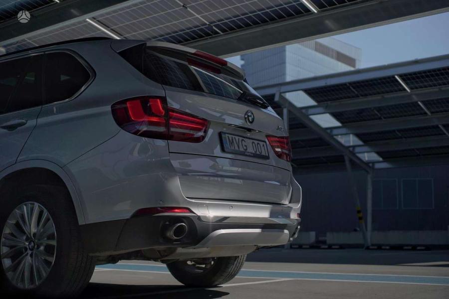 Pelēks BMW X5 2015 Viļņa, ar dzinēja tilpumu 2.98 L un nobraukumu 50 tūkst. km par 22400 €, foto 15 vietnē AUTOMOTO.COM.LV