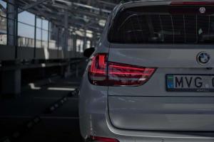 Pelēks BMW X5 2015 Viļņa, ar dzinēja tilpumu 2.98 L un nobraukumu 50 tūkst. km par 22400 €, foto 16 vietnē AUTOMOTO.COM.LV