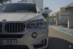 Pelēks BMW X5 2015 Viļņa, ar dzinēja tilpumu 2.98 L un nobraukumu 50 tūkst. km par 22400 €, foto 33 vietnē AUTOMOTO.COM.LV