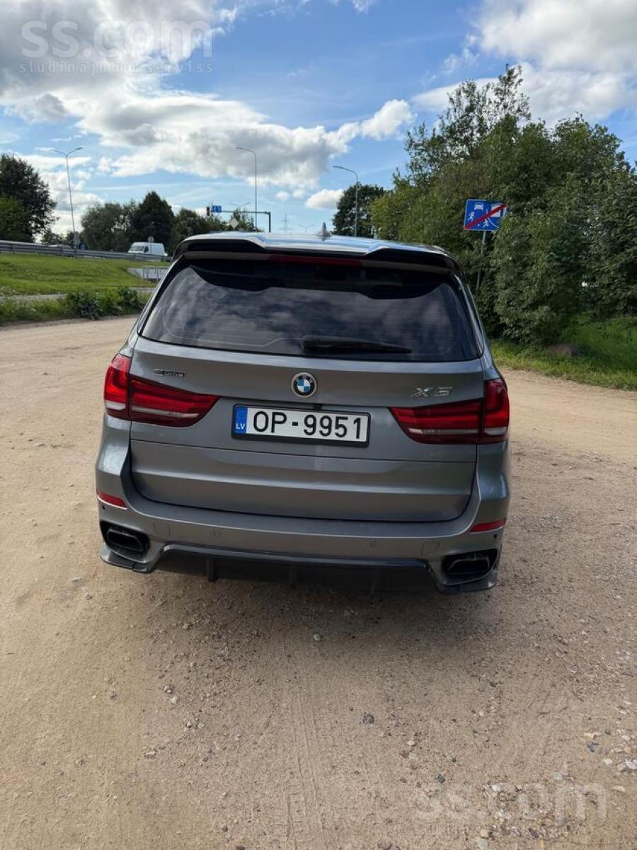 Pelēks BMW X5 2015 Ogre, ar dzinēja tilpumu 2.00 L un nobraukumu 230 tūkst. km par 22000 €, foto 4 vietnē AUTOMOTO.COM.LV