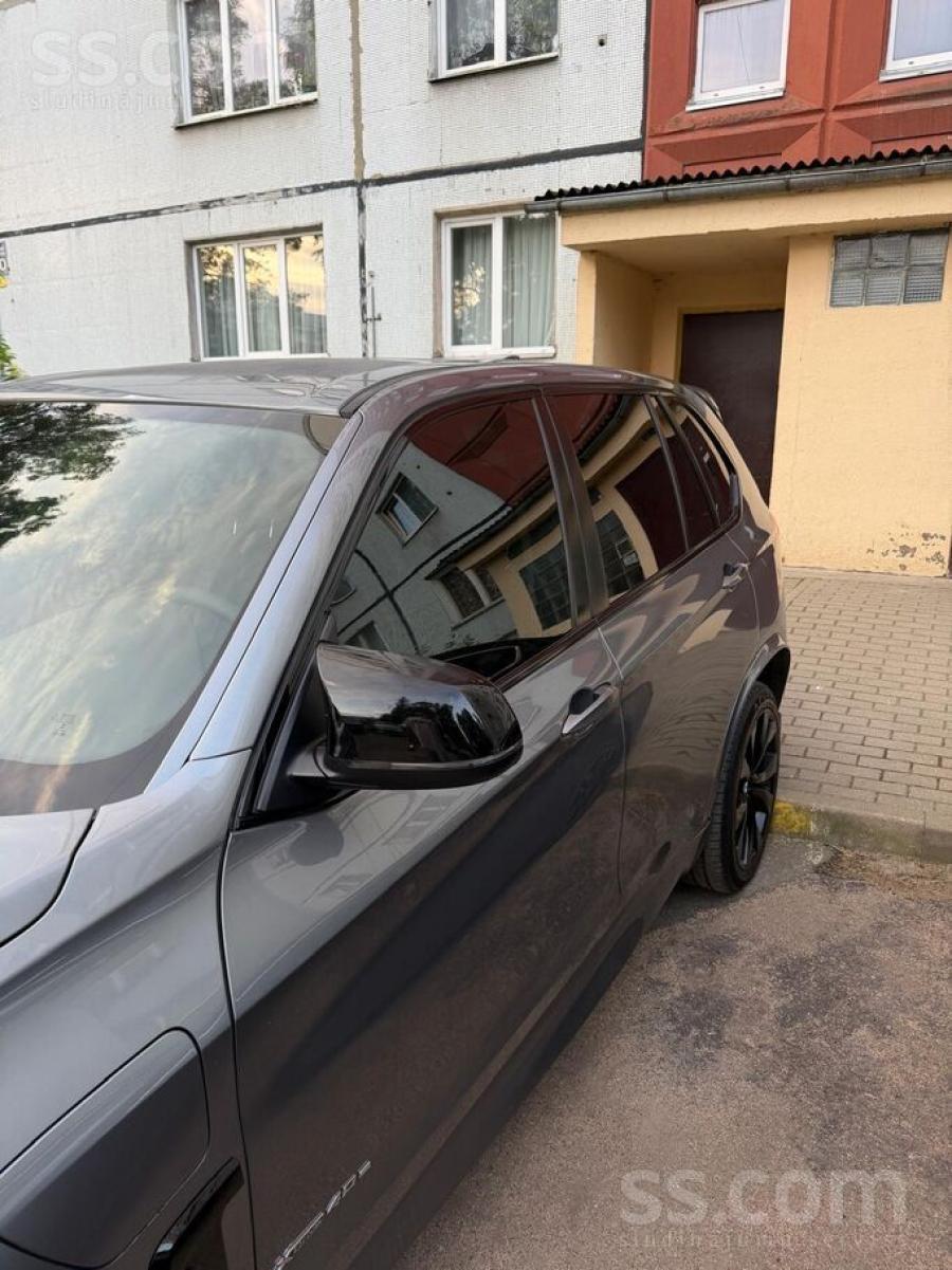 Pelēks BMW X5 2015 Ogre, ar dzinēja tilpumu 2.00 L un nobraukumu 230 tūkst. km par 22000 €, foto 5 vietnē AUTOMOTO.COM.LV