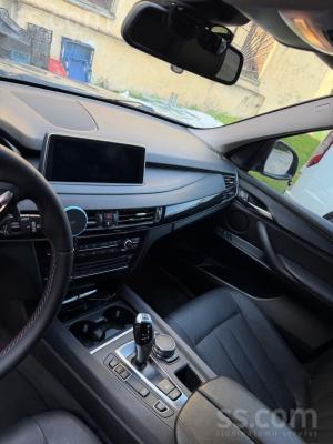 Pelēks BMW X5 2015 Ogre, ar dzinēja tilpumu 2.00 L un nobraukumu 230 tūkst. km par 22000 €, foto 9 vietnē AUTOMOTO.COM.LV