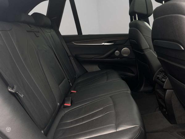 BMW X5 2015 Viļņa vietnē Pelēks BMW X5 2015 Viļņa, ar dzinēja tilpumu 3.00 L un nobraukumu 318 tūkst. km par 19999 €, foto 10 vietnē AUTOMOTO.COM.LV