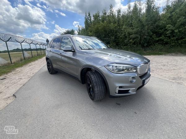 Pelēks BMW X5 2015 Šauļi, ar dzinēja tilpumu 3.00 L un nobraukumu 400 tūkst. km par 15500 €, foto 3 vietnē AUTOMOTO.COM.LV