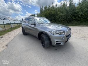 Grey BMW X5 2015 in Siauliai, with an engine capacity of 3.00 L and mileage of 400 thousand km for 15500 €, photo 3 on AUTOMOTO.COM.LV
