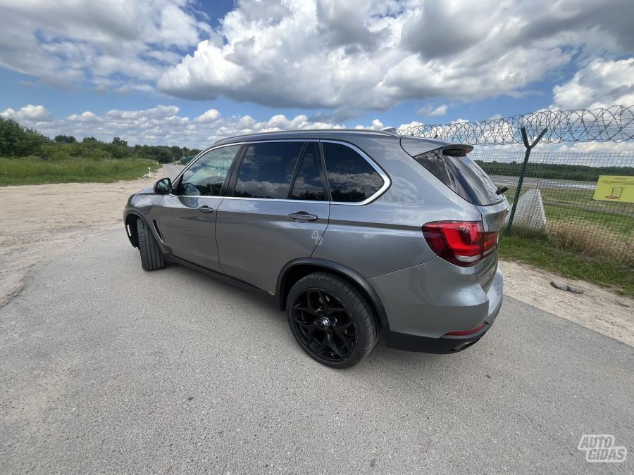 Grey BMW X5 2015 in Siauliai, with an engine capacity of 3.00 L and mileage of 400 thousand km for 15500 €, photo 5 on AUTOMOTO.COM.LV