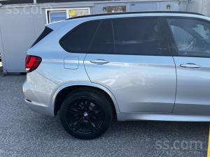 Grey BMW X5 2015 in Daugavpils, with an engine capacity of 2.00 L and mileage of 0 thousand km for 20000 €, photo 10 on AUTOMOTO.COM.LV