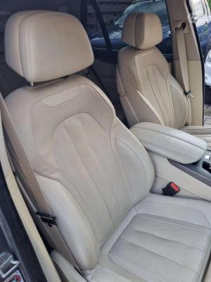 Grey BMW X5 2015 in Kaunas, with an engine capacity of 2.99 L and mileage of 201 thousand km for 15999 €, photo 16 on AUTOMOTO.COM.LV