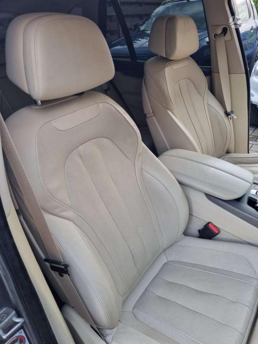 Grey BMW X5 2015 in Kaunas, with an engine capacity of 2.99 L and mileage of 201 thousand km for 15999 €, photo 16 on AUTOMOTO.COM.LV