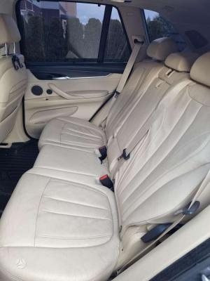 Grey BMW X5 2015 in Kaunas, with an engine capacity of 2.99 L and mileage of 201 thousand km for 15999 €, photo 17 on AUTOMOTO.COM.LV
