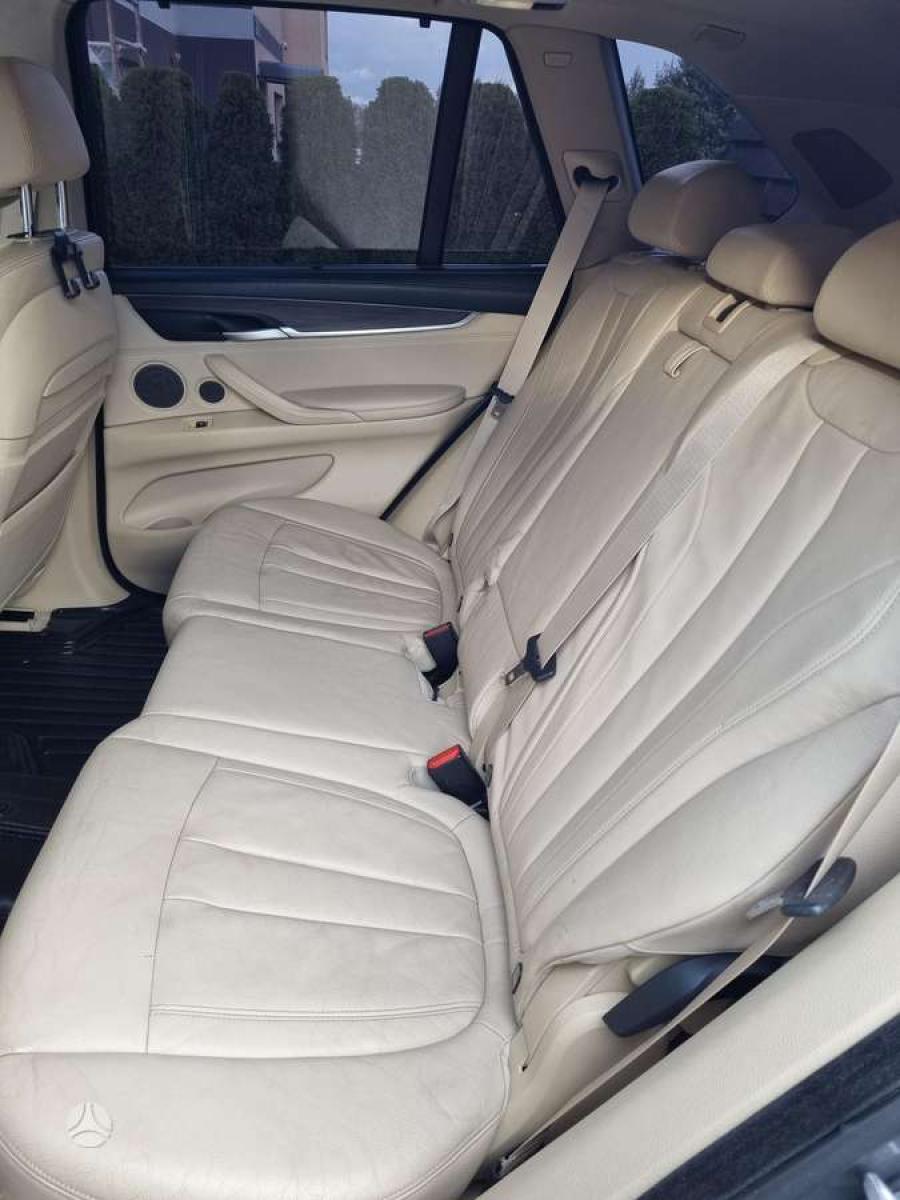 Grey BMW X5 2015 in Kaunas, with an engine capacity of 2.99 L and mileage of 201 thousand km for 15999 €, photo 17 on AUTOMOTO.COM.LV