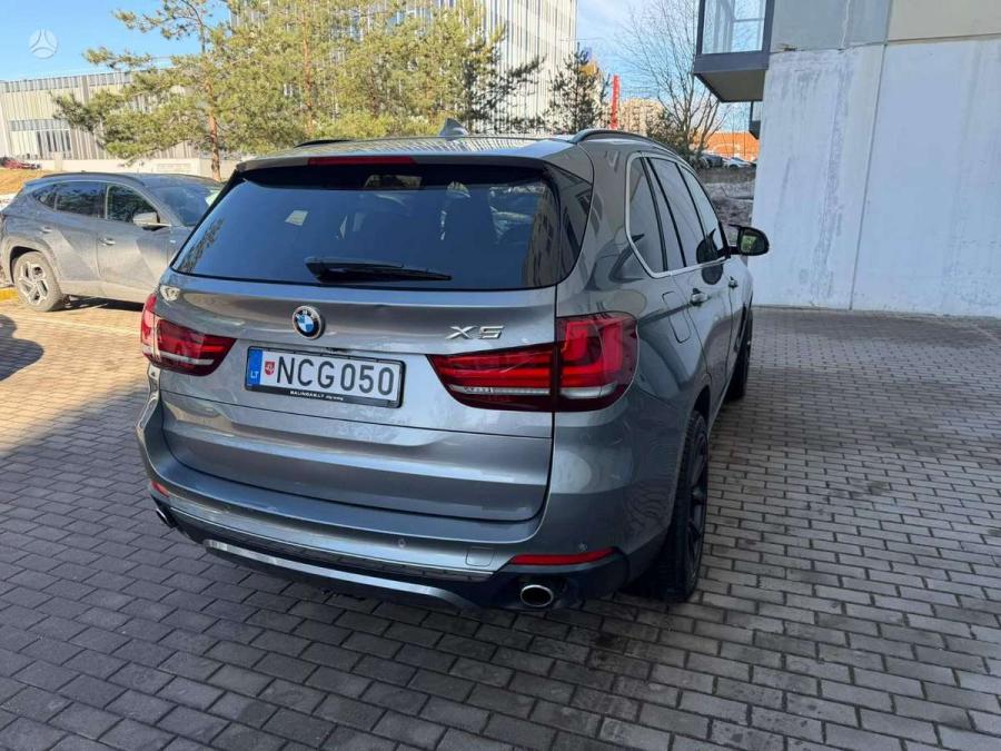 Серый БМВ Х5 2015 в Вильнюс, объемом двигателя 2.98 л и пробегом 125 тыс. км за 12000 €, фото 14 на AUTOMOTO.COM.LV