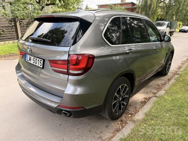BMW X5 2015 in Riga on AUTOMOTO.COM.LV Grey BMW X5 2015 in Riga, with an engine capacity of 3.00 L and mileage of 176 thousand km for 15500 €, photo 5 on AUTOMOTO.COM.LV