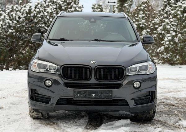 Grey BMW X5 2016 in Utena, with an engine capacity of 2.00 L and mileage of 213 thousand km for 16800 €, photo 2 on AUTOMOTO.COM.LV