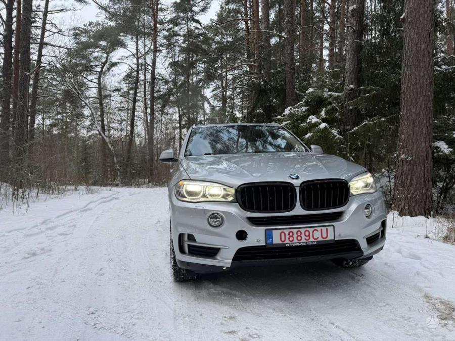 Grey BMW X5 2016 in Kaunas, with an engine capacity of 2.98 L and mileage of 371 thousand km for 13800 €, photo 2 on AUTOMOTO.COM.LV
