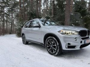 Grey BMW X5 2016 in Kaunas, with an engine capacity of 2.98 L and mileage of 371 thousand km for 13800 €, photo 3 on AUTOMOTO.COM.LV