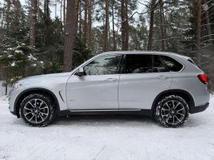 Grey BMW X5 2016 in Kaunas, with an engine capacity of 2.98 L and mileage of 371 thousand km for 13800 €, photo 7 on AUTOMOTO.COM.LV