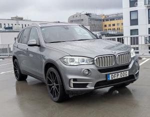 Pelēks BMW X5 2016 Viļņa, ar dzinēja tilpumu 2.00 L un nobraukumu 250 tūkst. km par 17500 €, foto  vietnē AUTOMOTO.COM.LV