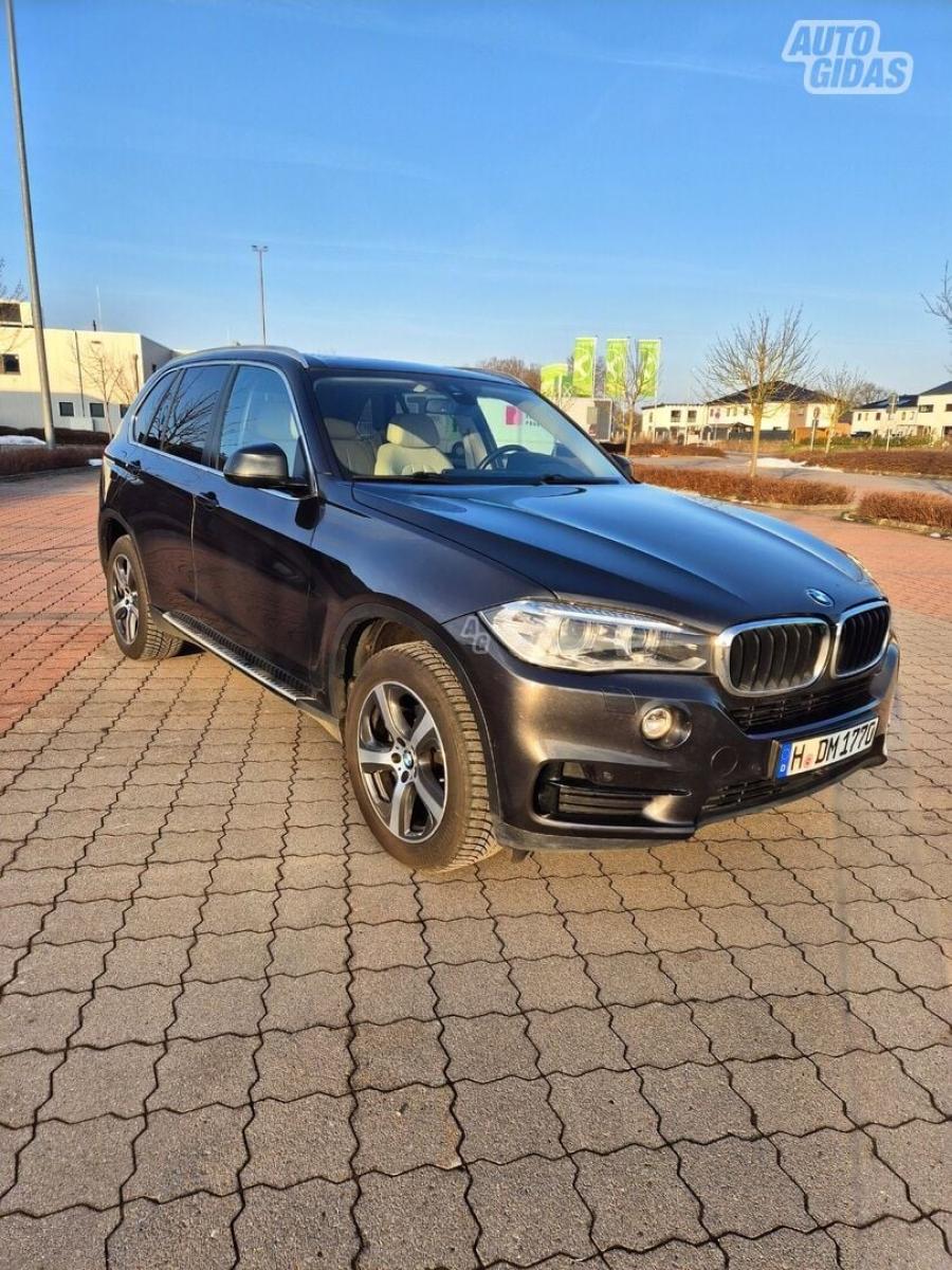 Grey BMW X5 2016 in Marijampole, with an engine capacity of 2.00 L and mileage of 265 thousand km for 22500 €, photo 2 on AUTOMOTO.COM.LV
