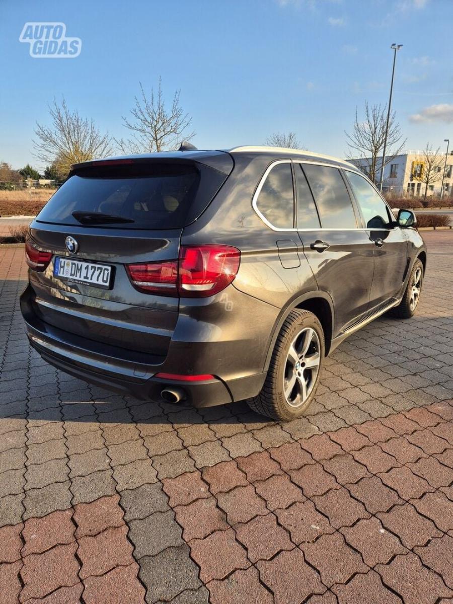 Grey BMW X5 2016 in Marijampole, with an engine capacity of 2.00 L and mileage of 265 thousand km for 22500 €, photo 4 on AUTOMOTO.COM.LV