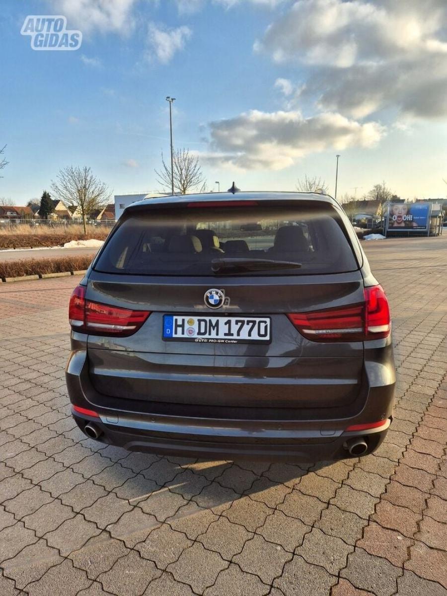 Grey BMW X5 2016 in Marijampole, with an engine capacity of 2.00 L and mileage of 265 thousand km for 22500 €, photo 5 on AUTOMOTO.COM.LV
