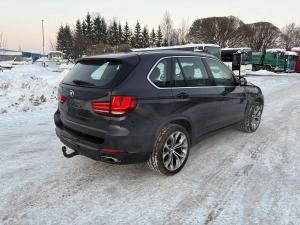 Grey BMW X5 2016 in Gargzdai, with an engine capacity of 2.99 L and mileage of 257 thousand km for 17500 €, photo 3 on AUTOMOTO.COM.LV