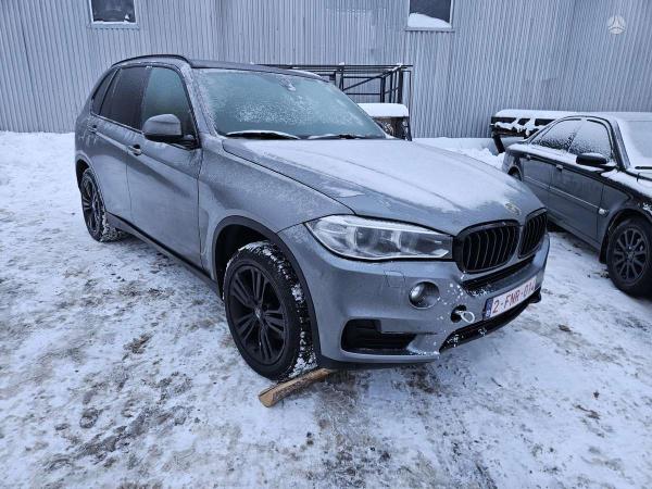 Pelēks BMW X5 2016 Šauļi, ar dzinēja tilpumu 2.99 L un nobraukumu 301 tūkst. km par 10400 €, foto 1 vietnē AUTOMOTO.COM.LV