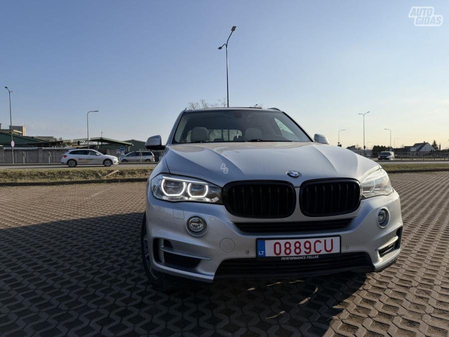 Pelēks BMW X5 2016 Kauņa, ar dzinēja tilpumu 3.00 L un nobraukumu 371 tūkst. km par 13500 €, foto 5 vietnē AUTOMOTO.COM.LV