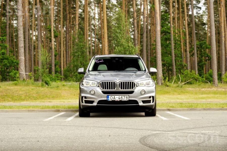 Pelēks BMW X5 2016 Rīga, ar dzinēja tilpumu 3.00 L un nobraukumu 247 tūkst. km par 18990 €, foto 4 vietnē AUTOMOTO.COM.LV
