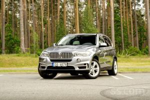 Pelēks BMW X5 2016 Rīga, ar dzinēja tilpumu 3.00 L un nobraukumu 247 tūkst. km par 18990 €, foto 5 vietnē AUTOMOTO.COM.LV