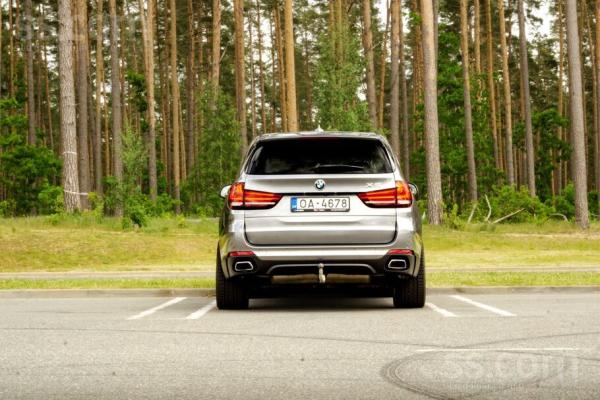 Pelēks BMW X5 2016 Rīga, ar dzinēja tilpumu 3.00 L un nobraukumu 247 tūkst. km par 18990 €, foto 7 vietnē AUTOMOTO.COM.LV