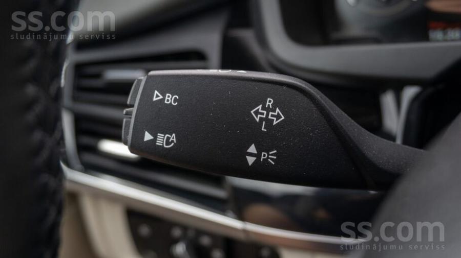 Pelēks BMW X5 2016 Rīga, ar dzinēja tilpumu 3.00 L un nobraukumu 247 tūkst. km par 18990 €, foto 23 vietnē AUTOMOTO.COM.LV