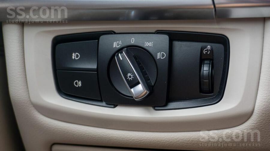 Pelēks BMW X5 2016 Rīga, ar dzinēja tilpumu 3.00 L un nobraukumu 247 tūkst. km par 18990 €, foto 26 vietnē AUTOMOTO.COM.LV