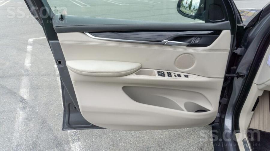 Pelēks BMW X5 2016 Rīga, ar dzinēja tilpumu 3.00 L un nobraukumu 247 tūkst. km par 18990 €, foto 27 vietnē AUTOMOTO.COM.LV