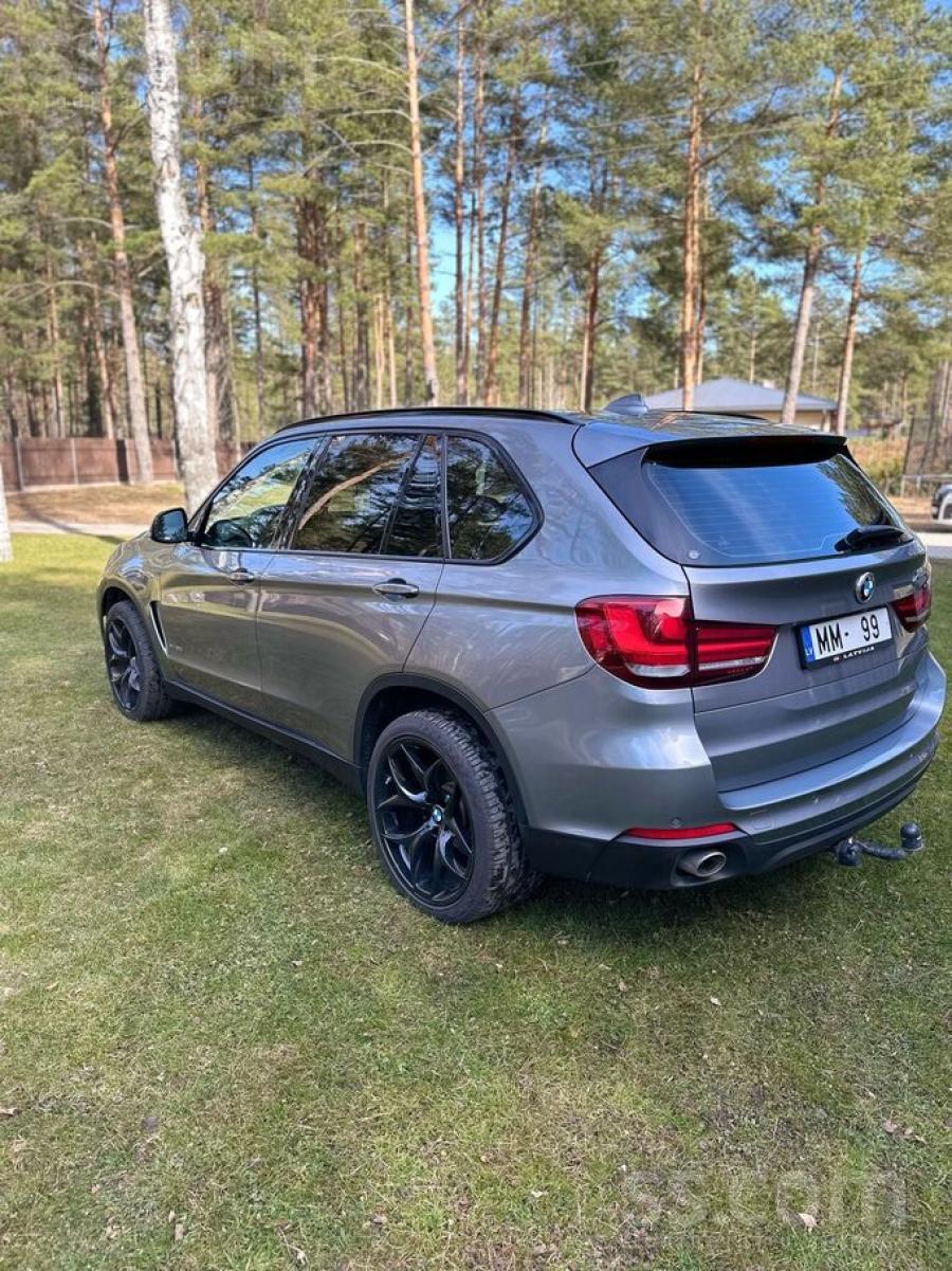 Grey BMW X5 2016 in Riga, with an engine capacity of 3.00 L and mileage of 190 thousand km for 25000 €, photo 5 on AUTOMOTO.COM.LV