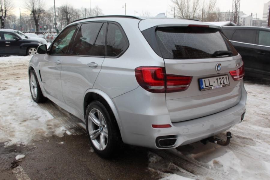 Pelēks BMW X5 2016 Rīga, ar dzinēja tilpumu 2.00 L un nobraukumu 300 tūkst. km par 18500 €, foto 28 vietnē AUTOMOTO.COM.LV