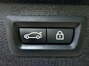 Grey BMW X5 2016 in Riga, with an engine capacity of 2.00 L and mileage of 235 thousand km for 21490 €, photo 12 on AUTOMOTO.COM.LV