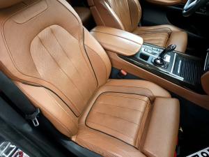 Grey BMW X5 2016 in Riga, with an engine capacity of 2.00 L and mileage of 235 thousand km for 21490 €, photo 22 on AUTOMOTO.COM.LV