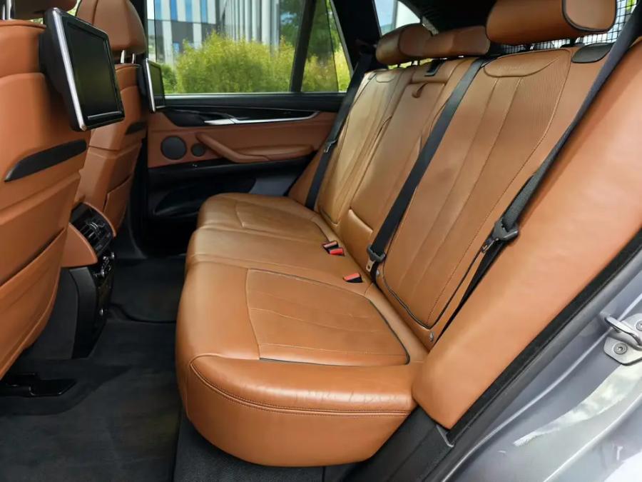 Grey BMW X5 2016 in Riga, with an engine capacity of 2.00 L and mileage of 235 thousand km for 21490 €, photo 25 on AUTOMOTO.COM.LV