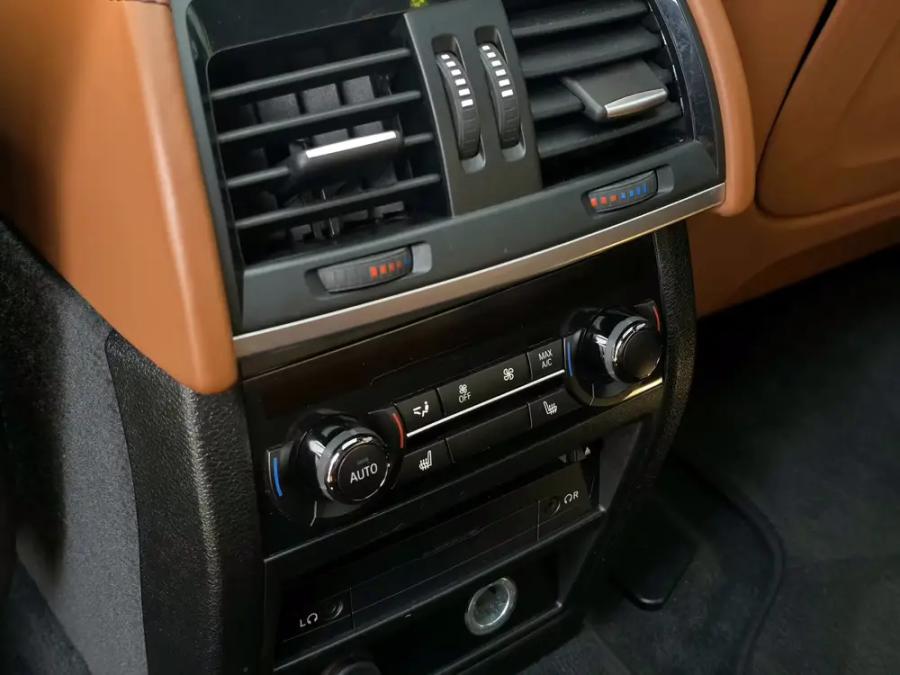 Grey BMW X5 2016 in Riga, with an engine capacity of 2.00 L and mileage of 235 thousand km for 21490 €, photo 27 on AUTOMOTO.COM.LV